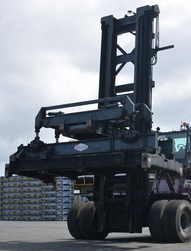 2008 Diesel Taylor THDC-975 Container Handlers (Loaded/Empty)