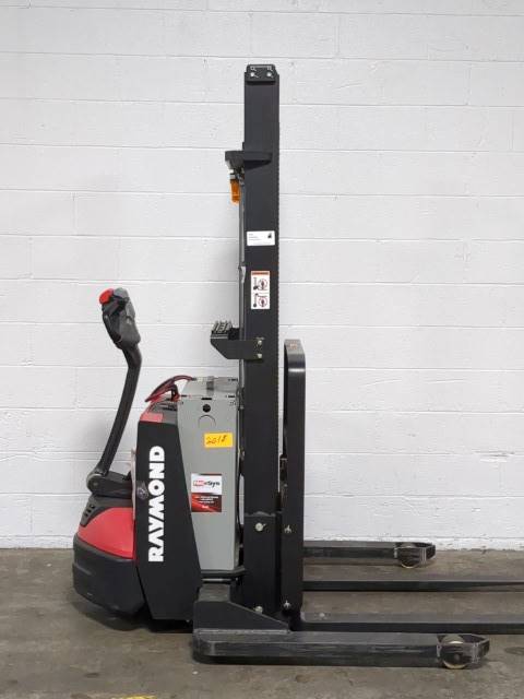 A wide selection of Raymond 6210 Forklifts with 4 in stock and ...
