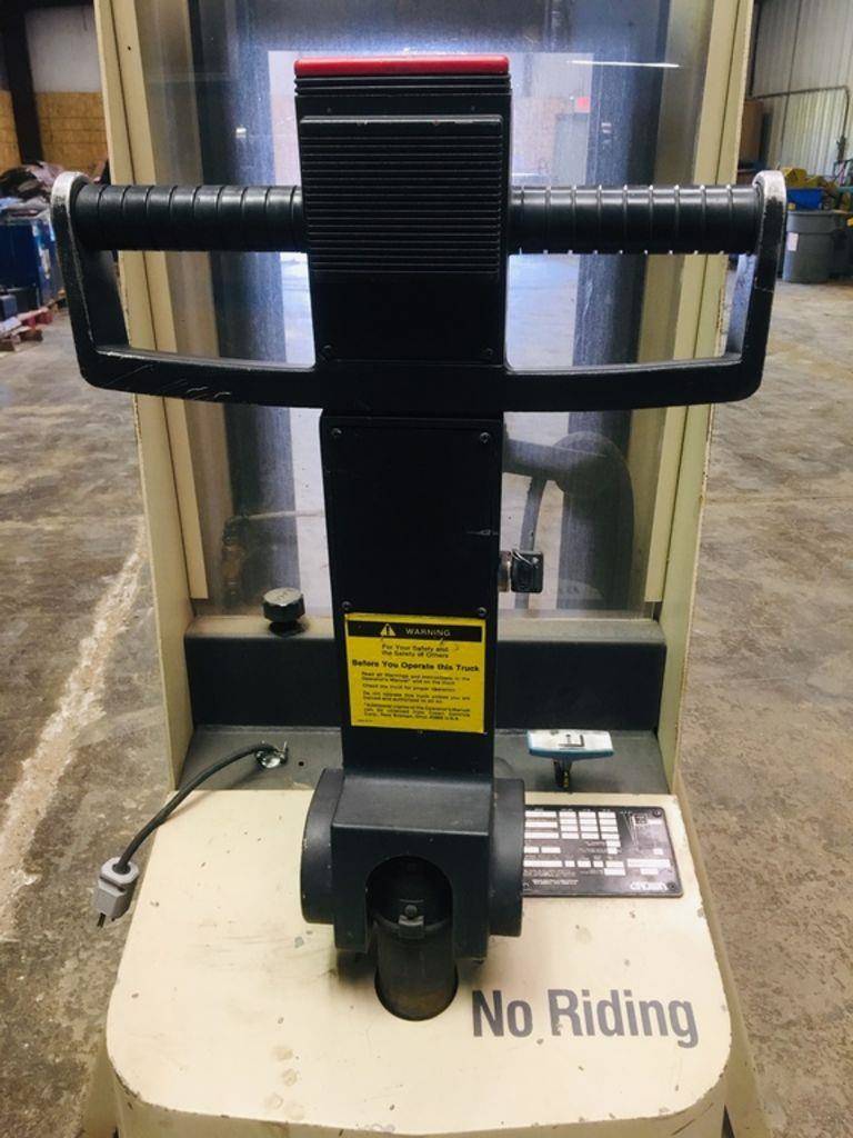 Electric Crown 20MT Electric Walkie Straddle Stacker