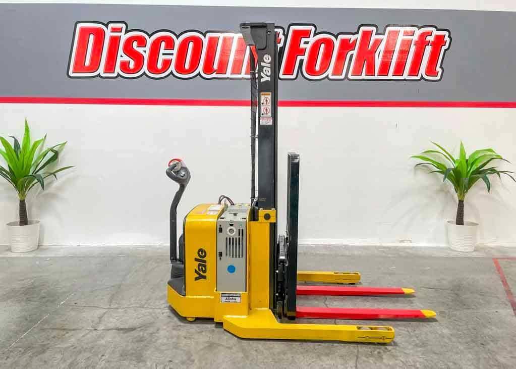 2015 Electric Yale Electric Walkie Straddle Stacker | Eliftruck