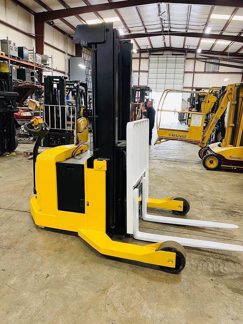 2013 Electric Yale MRW030 Electric Walkie Straddle Stacker Reach