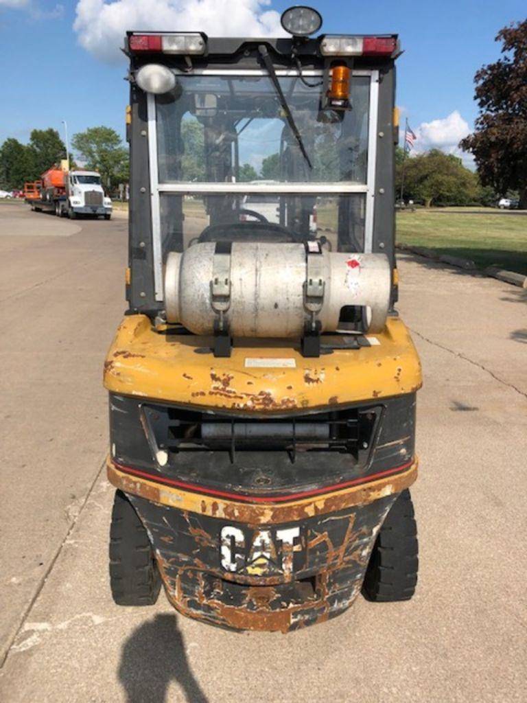 2006 LP Gas Cat P5000 Pneumatic Tire 4 Wheel Sit Down