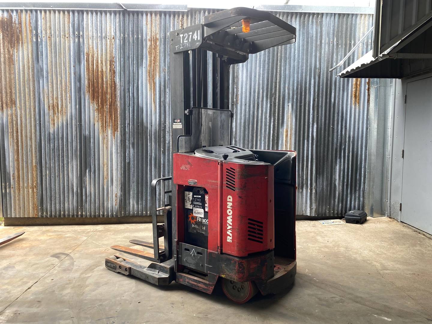 2007 Electric Raymond EASI R30TT Electric Narrow Aisle Single Reach