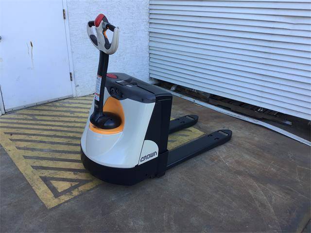 2016 Electric Crown WP3035-45 Electric Walkie Pallet Jack