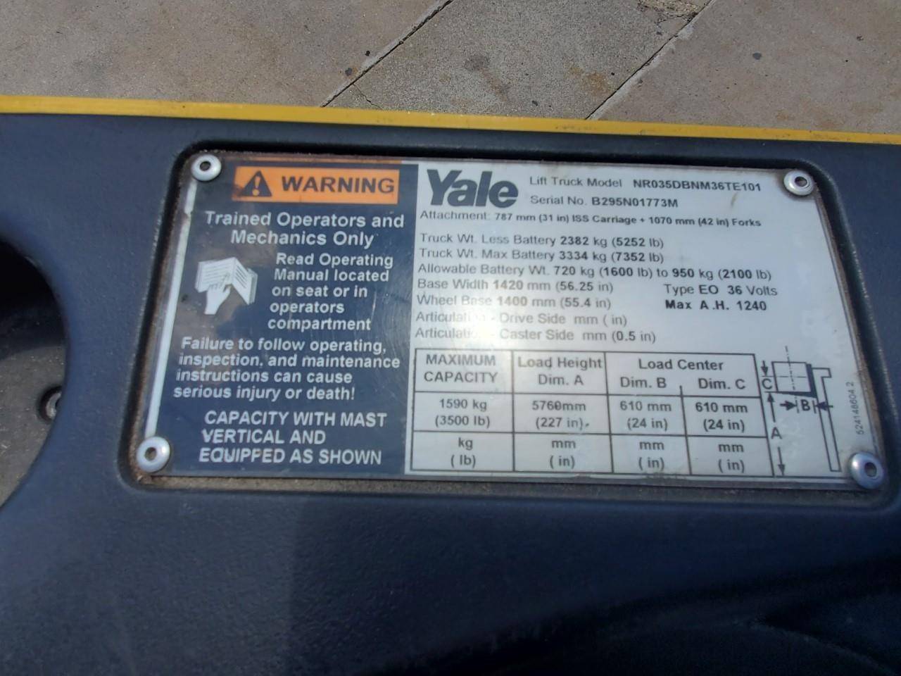 2014 Electric Yale NR035DB Electric Narrow Aisle Single Reach