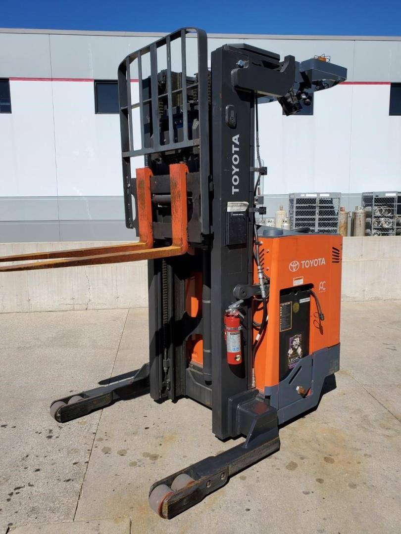 2018 Electric Toyota 9BRU18 Electric Narrow Aisle Single Reach