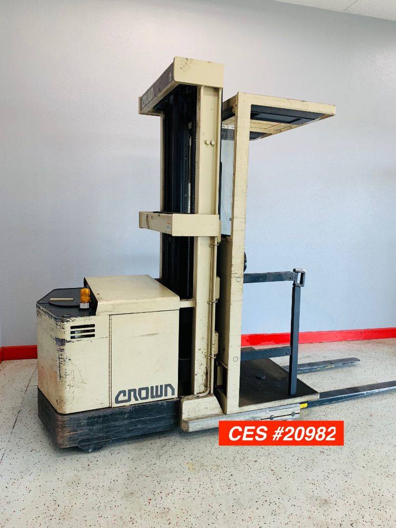 Electric Crown 30SP36TT Electric Order Picker