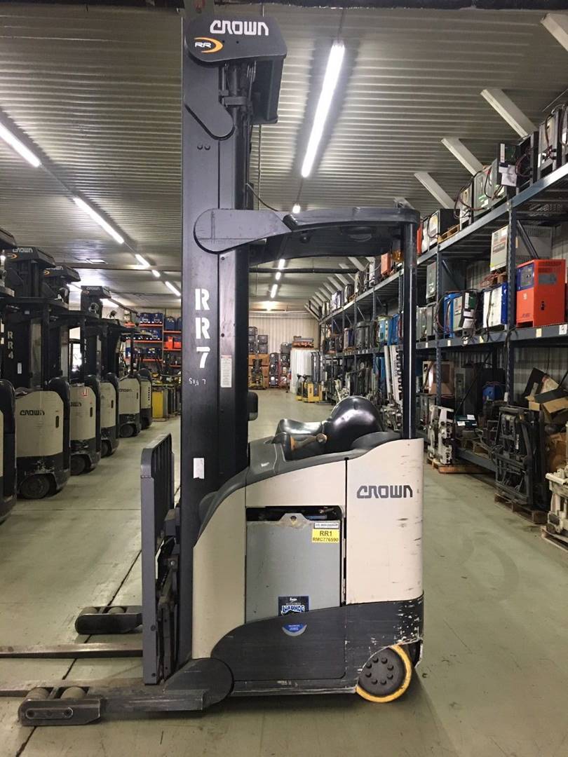 2013 Electric Crown RR5725-45 Electric Narrow Aisle Single Reach