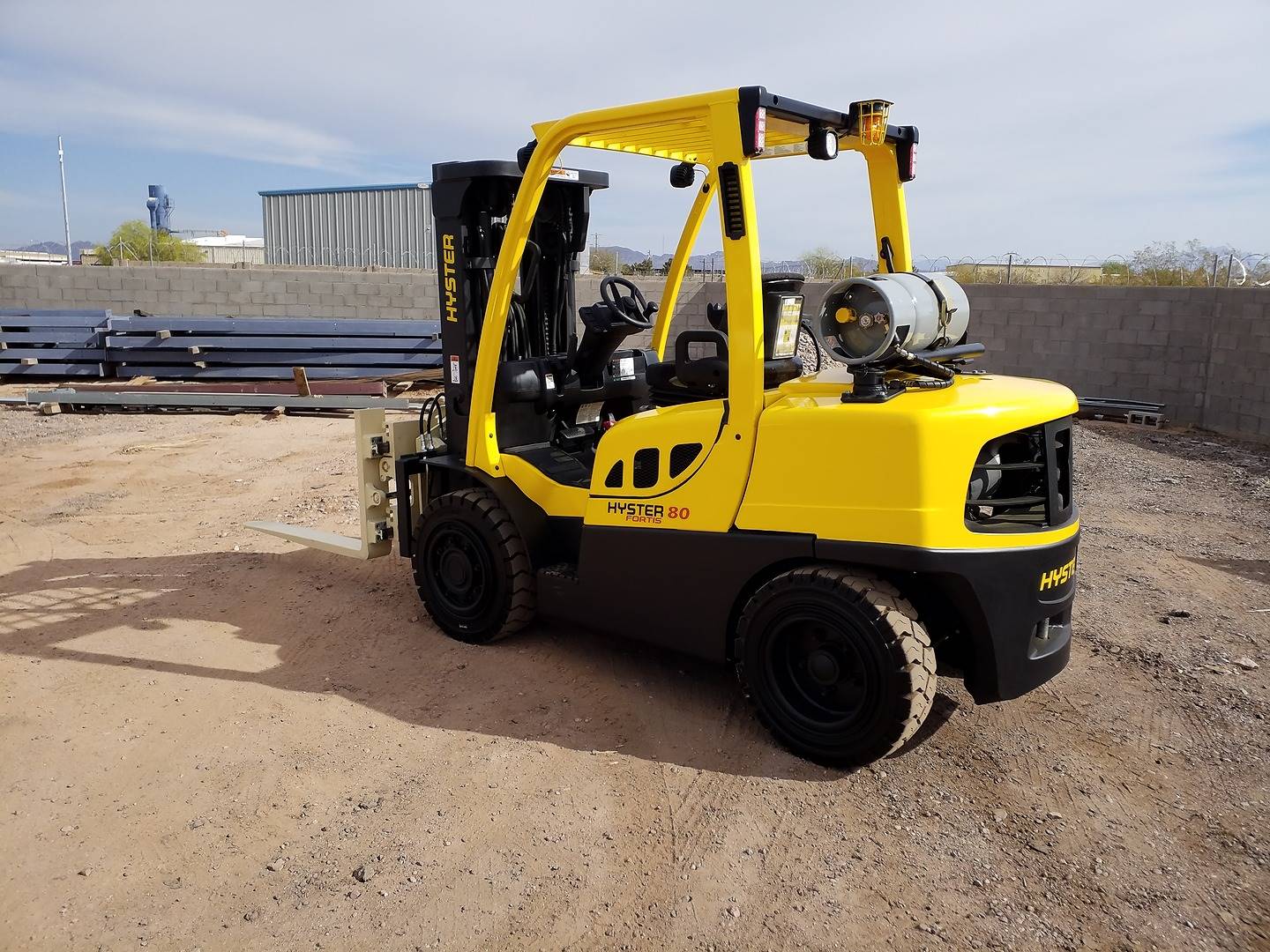 2014 LP Gas Hyster H80FT Pneumatic Tire 4 Wheel Sit Down