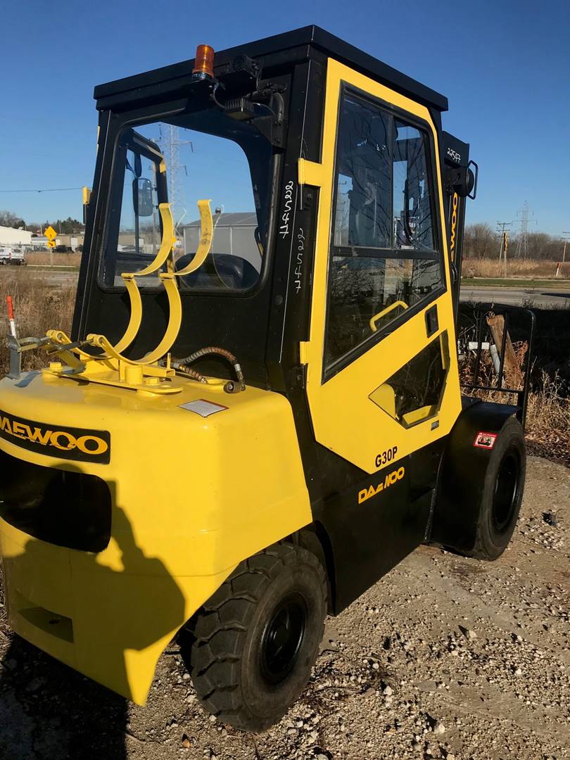 LP Gas Daewoo G30P-3 Pneumatic Tire 4 Wheel Sit Down