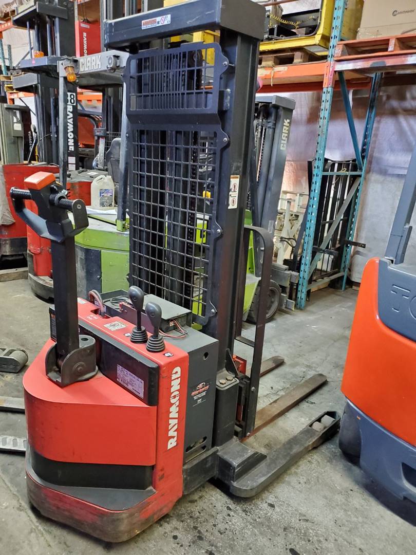 2008 Electric Raymond RSS40 Electric Walkie Straddle Stacker