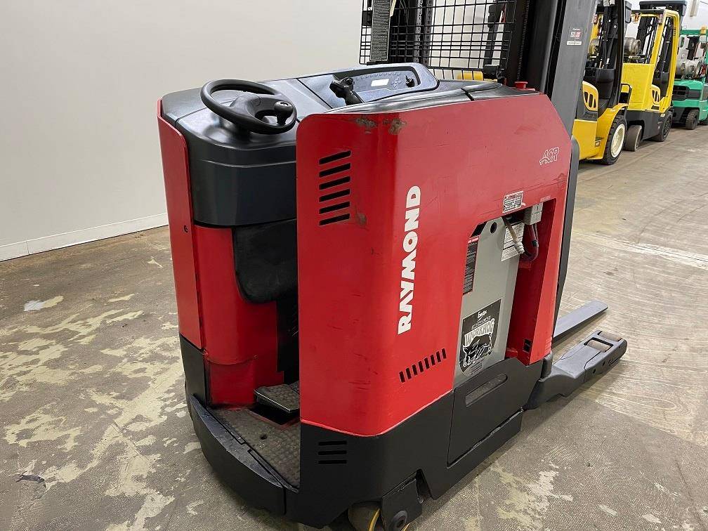 2005 Electric Raymond 740-R35TT Electric Narrow Aisle Single Reach