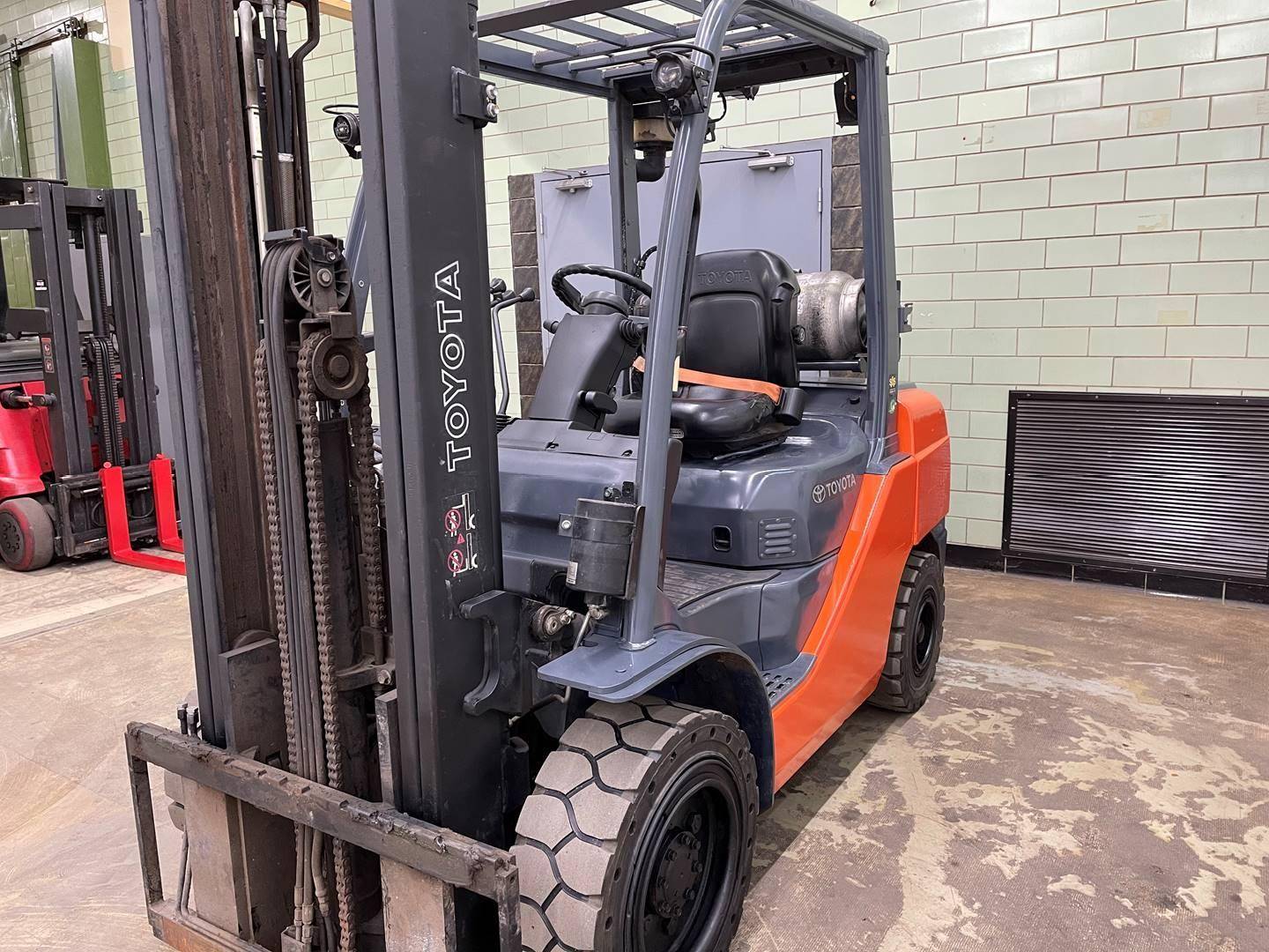 2014 LP Gas Toyota 8FGU32 Pneumatic Tire 4 Wheel Sit Down