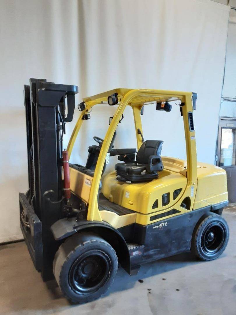 2016 Diesel Hyster H80FT Pneumatic Tire 4 Wheel Sit Down