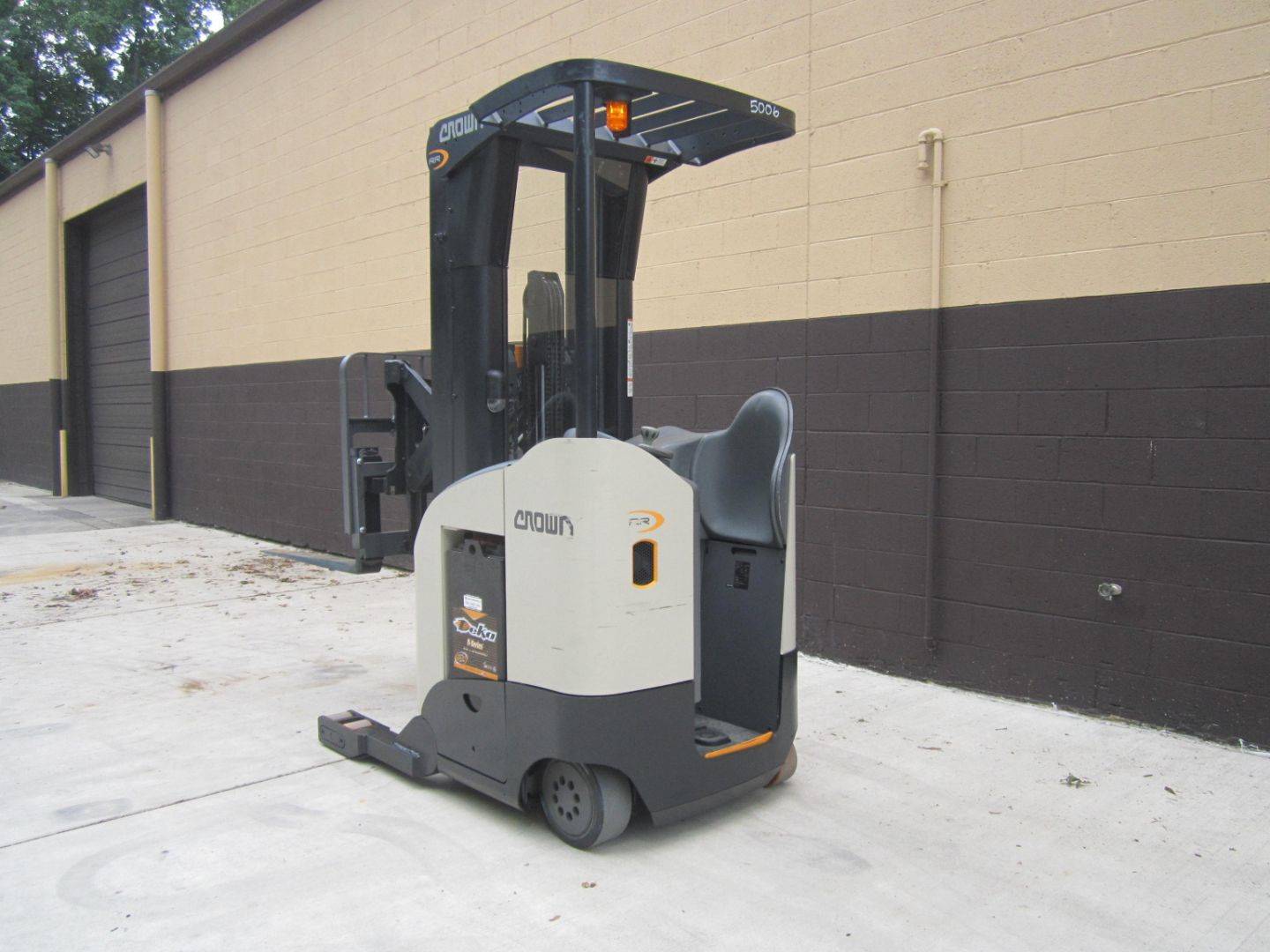 2019 Electric Crown RR5715-35 Electric Narrow Aisle Single Reach