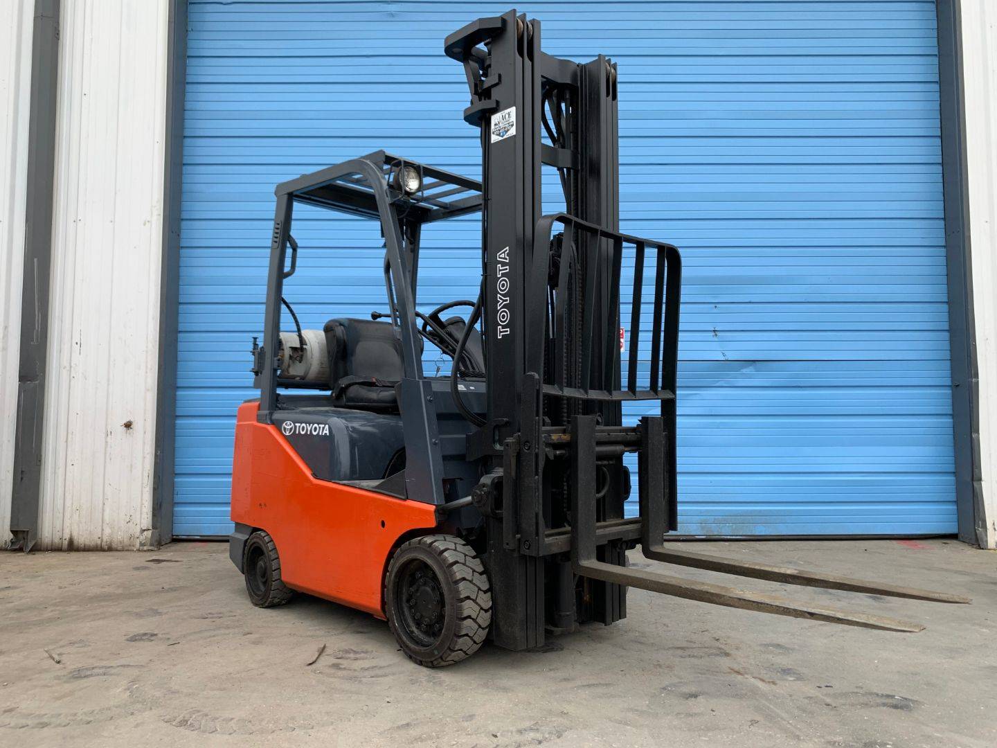 LP Gas Toyota 8FGCSU20 Cushion Tire 4 Wheel Sit Down (Indoor Warehouse)