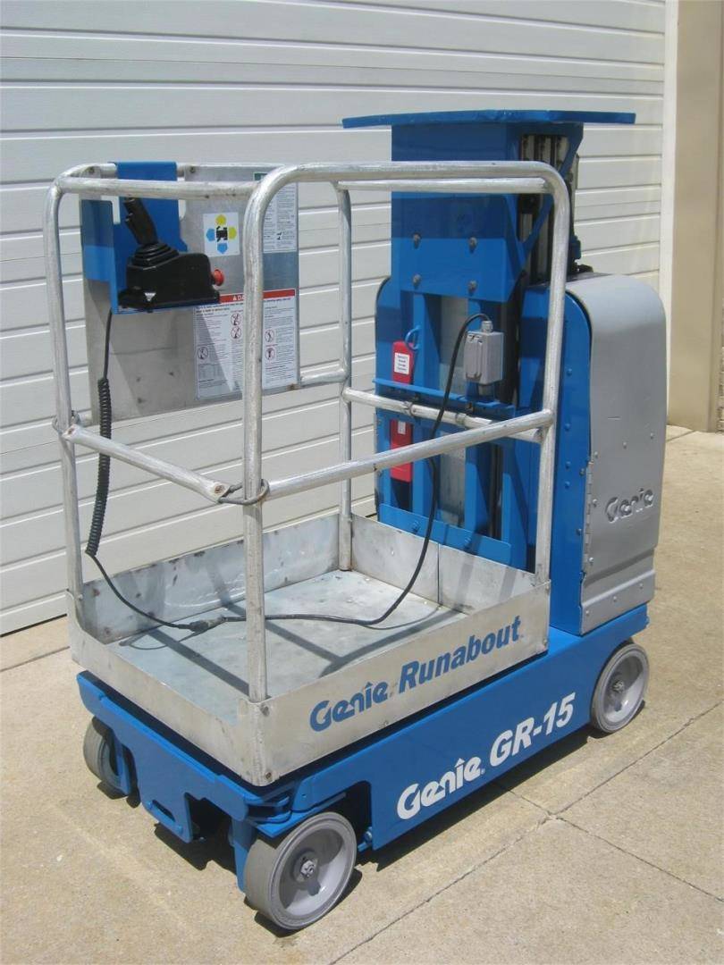 2007 Electric Genie GR15 Aerial Work Platform
