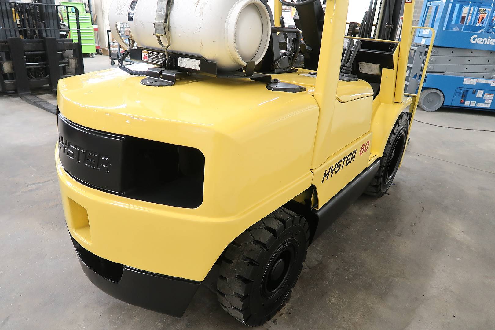 2004 LP Gas Hyster H60XM Pneumatic Tire 4 Wheel Sit Down