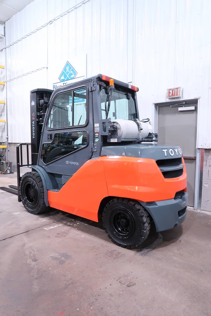 2017 LP Gas Toyota 8FG45U Pneumatic Tire 4 Wheel Sit Down