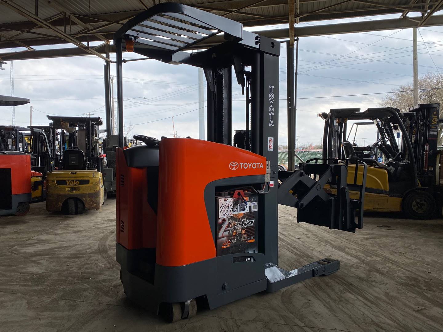 2012 Electric Toyota 8BDRU15 Electric Narrow Aisle Double Reach