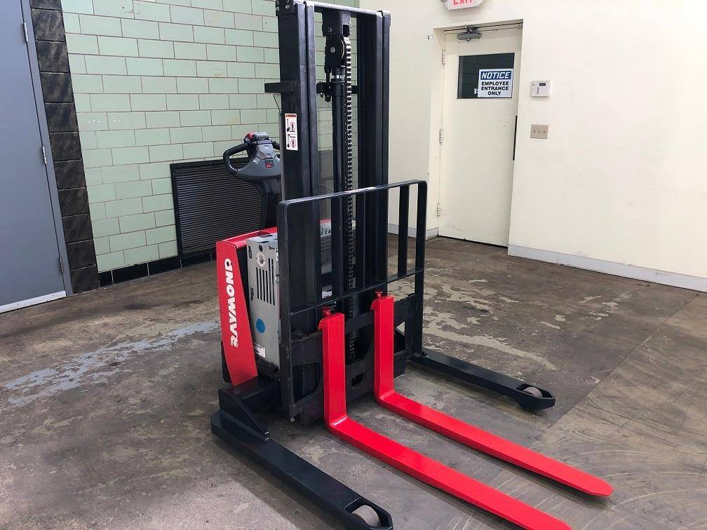 2007 Electric Raymond RAS25 Electric Walkie Straddle Stacker