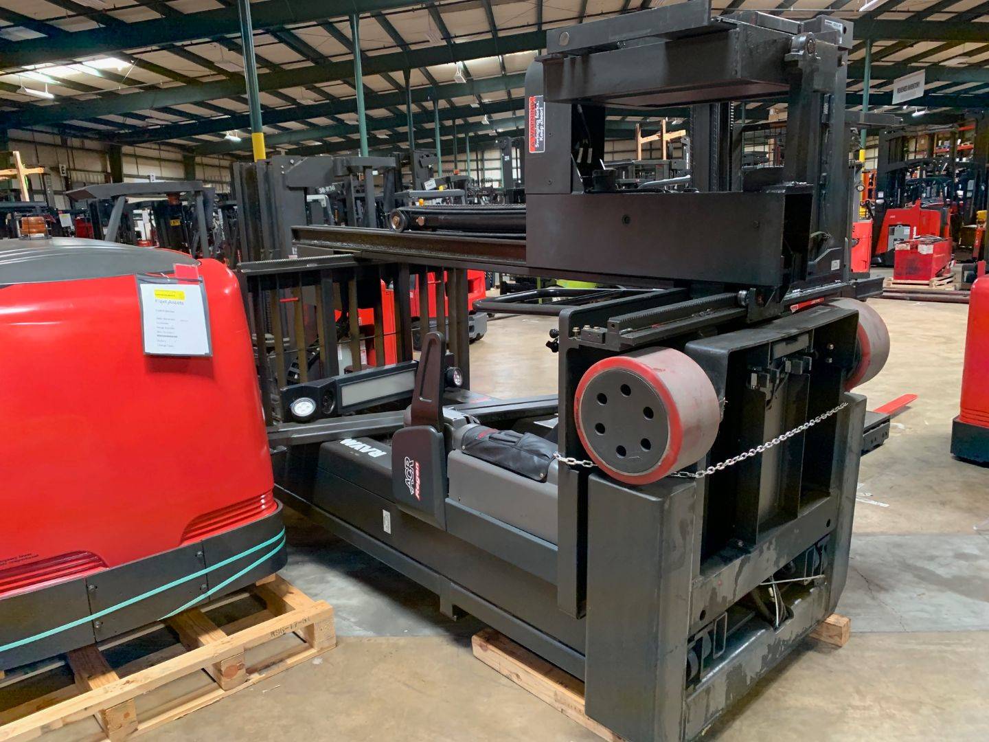 2015 Electric Raymond 960-CSR30T-OTR Electric Man Up Swing Reach Turret