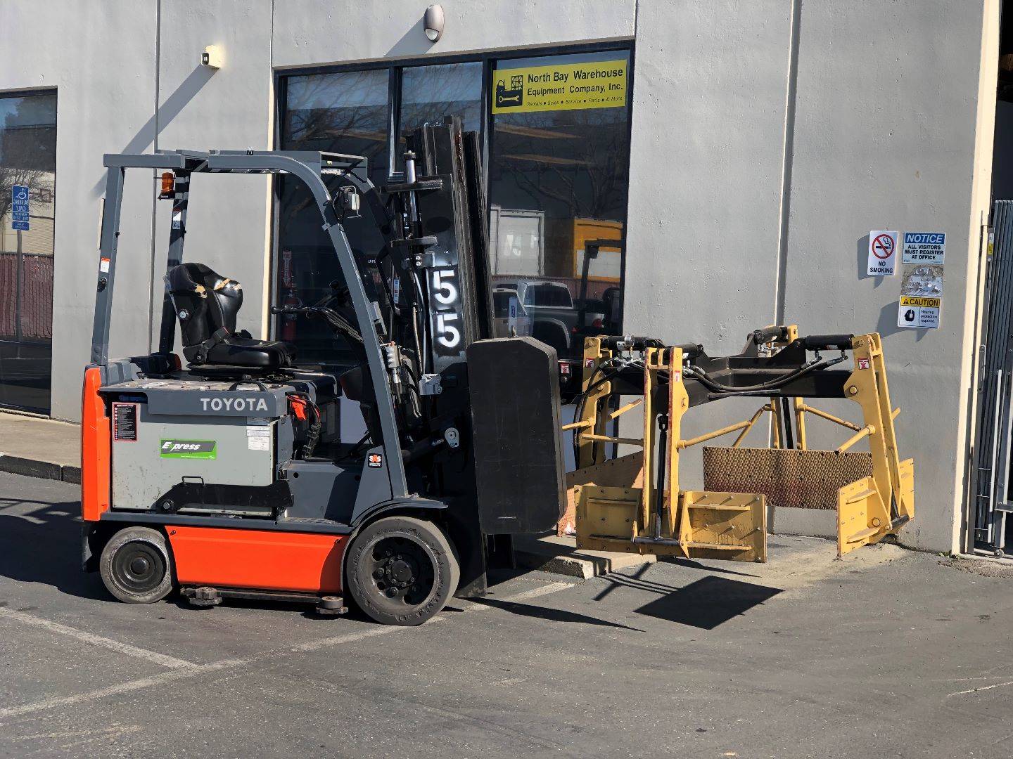 2015 Electric Toyota 8FBCU30 Electric 4 Wheel Sit Down