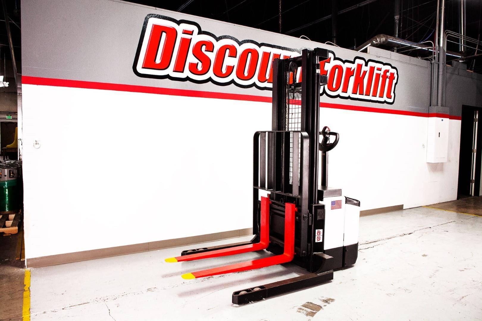 2003 Electric Crown WS2000-40 Electric Walkie Straddle Stacker