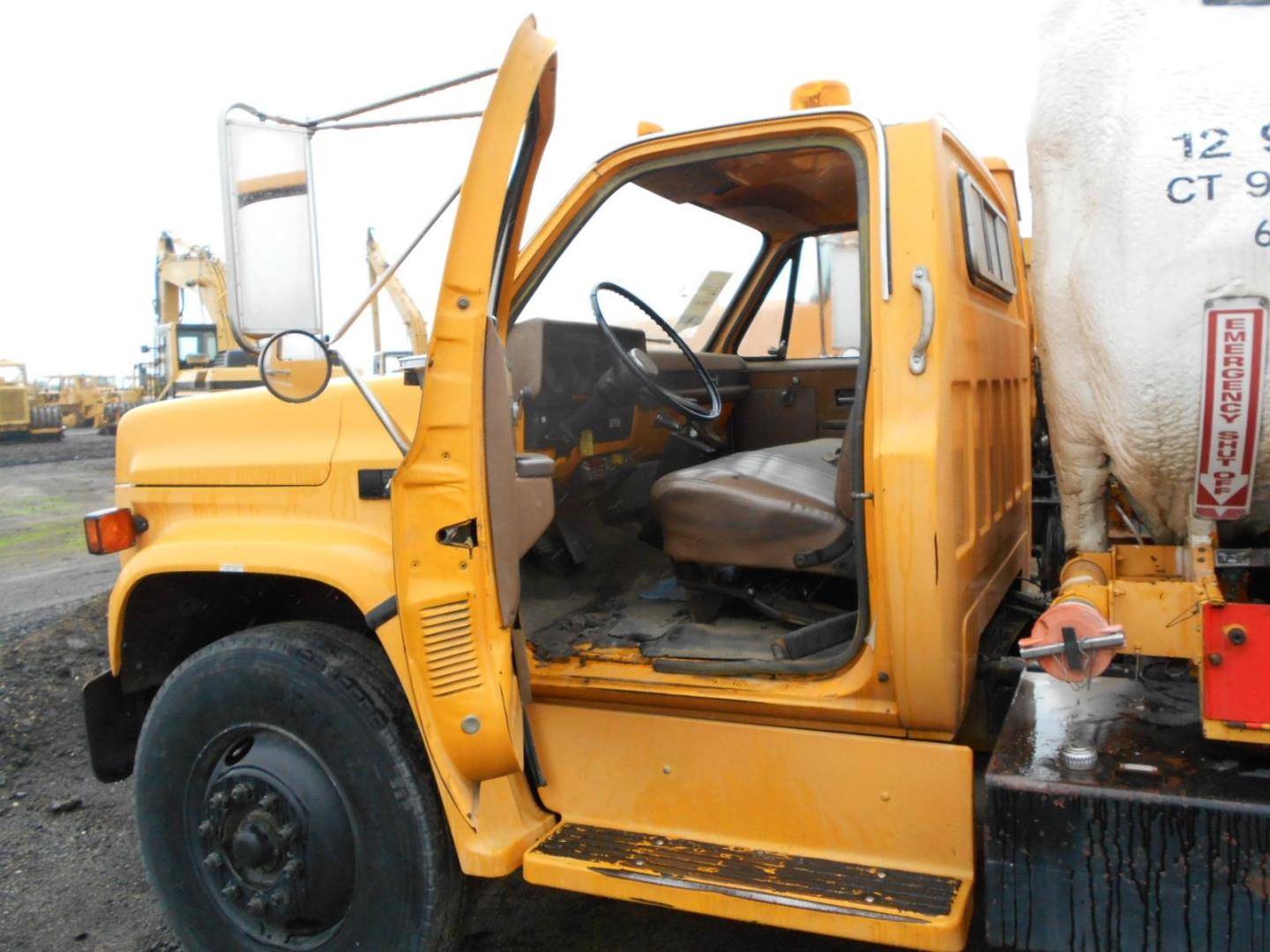 1987 Gasoline Chevrolet C70 Trucks and Trailers