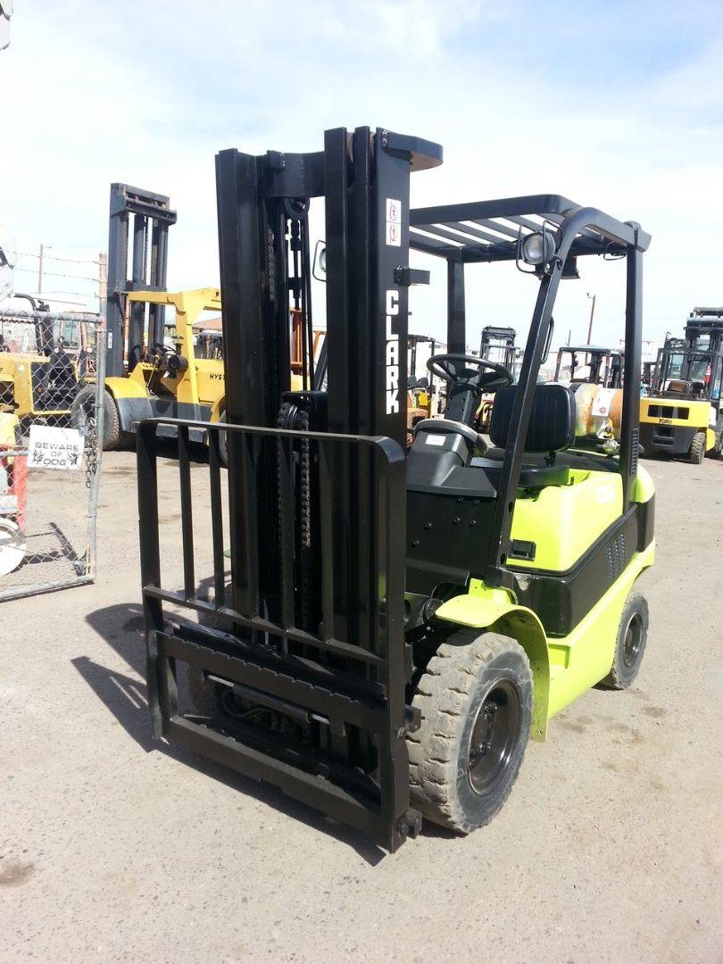 2006 LP Gas Clark C25 Pneumatic Tire 4 Wheel Sit Down