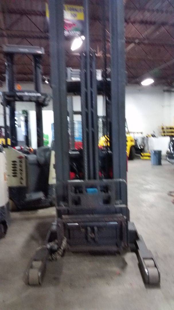 2006 Electric Raymond EASI-R45TT Electric Narrow Aisle Single Reach