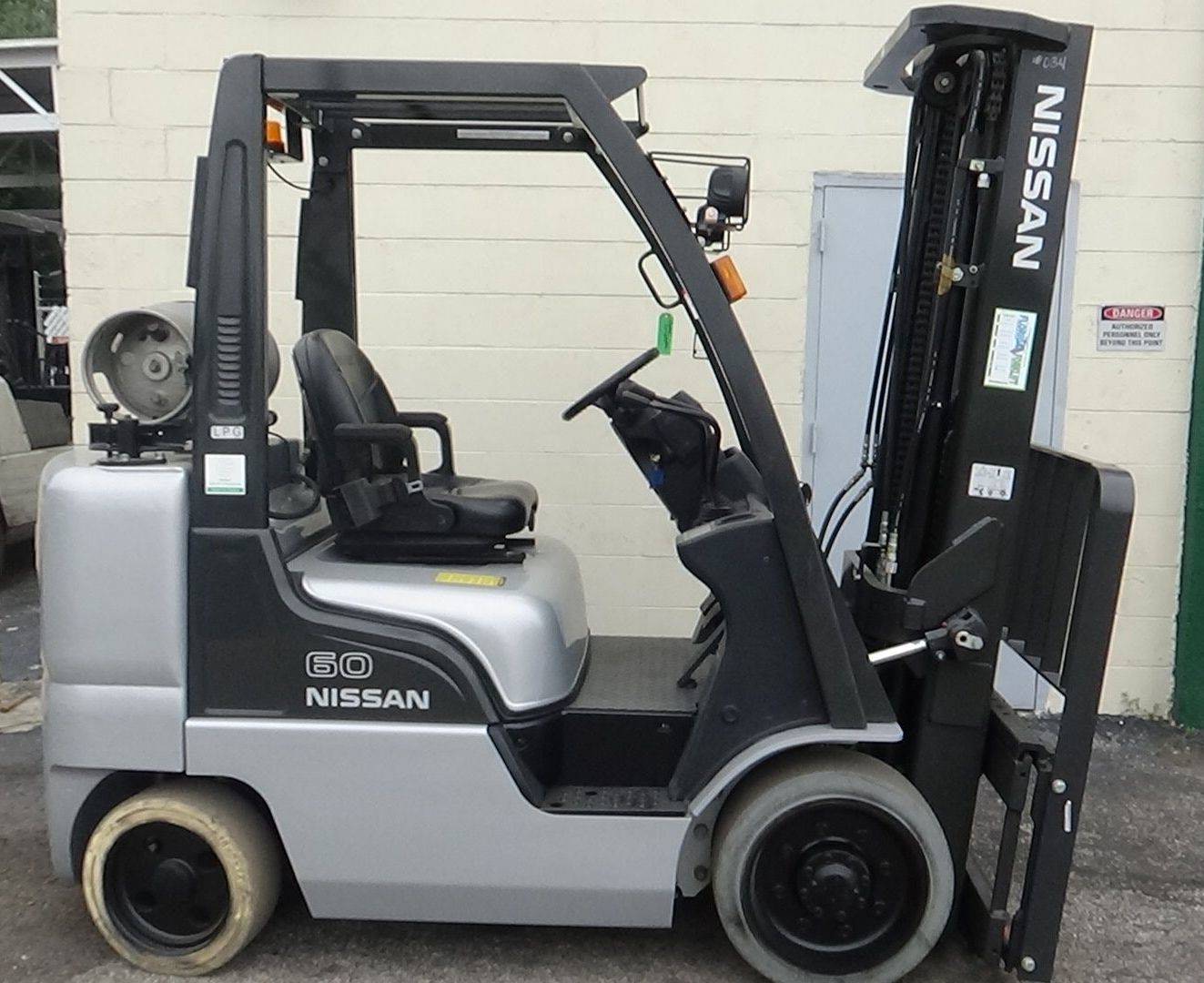 2012 LP Gas Nissan CF60 Cushion Tire 4 Wheel Sit Down (Indoor Warehouse)