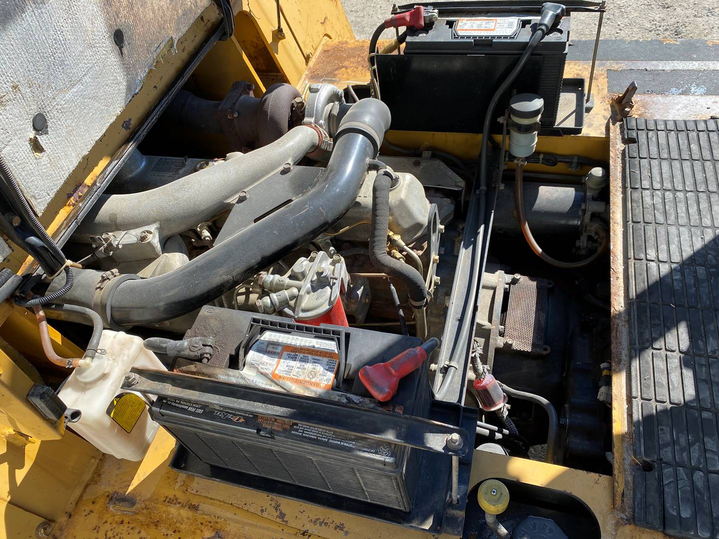 2006 Diesel Cat DP90 Pneumatic Tire 4 Wheel Sit Down