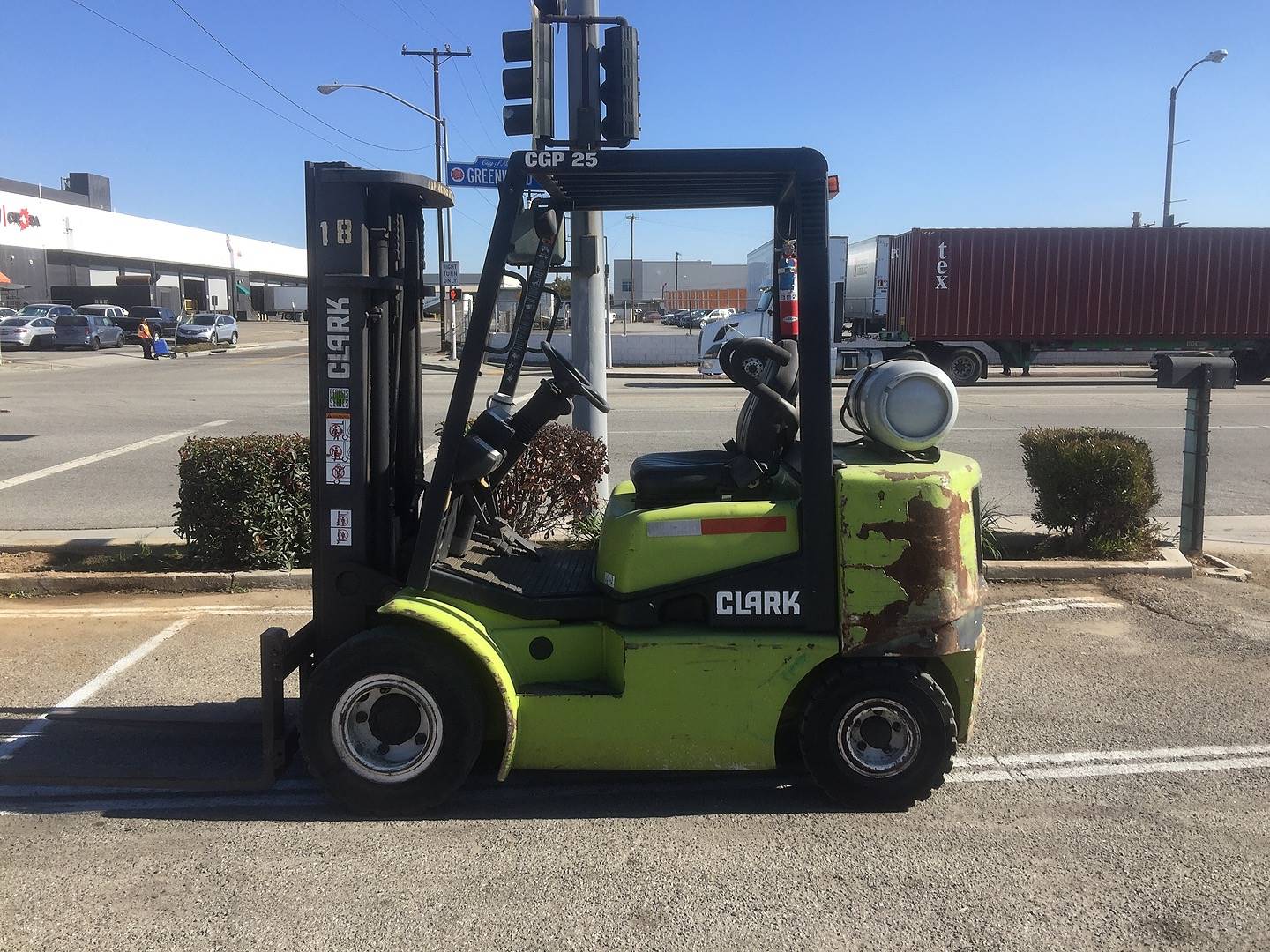 2003 LP Gas Clark Cgp25 Pneumatic Tire 4 Wheel Sit Down