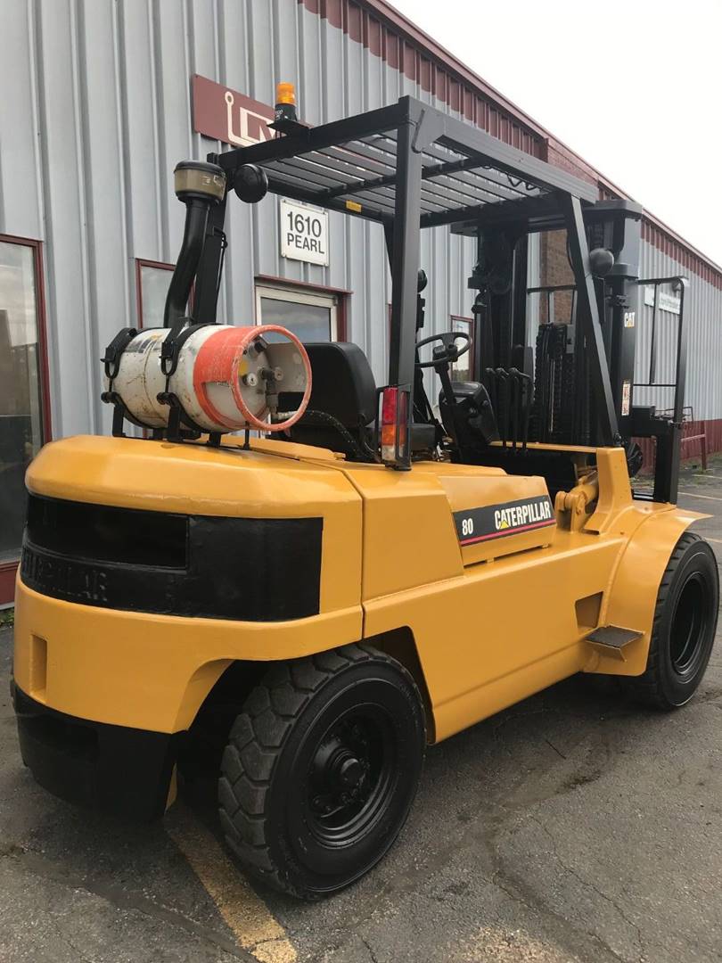 2000 LP Gas Cat GP40 Pneumatic Tire 4 Wheel Sit Down