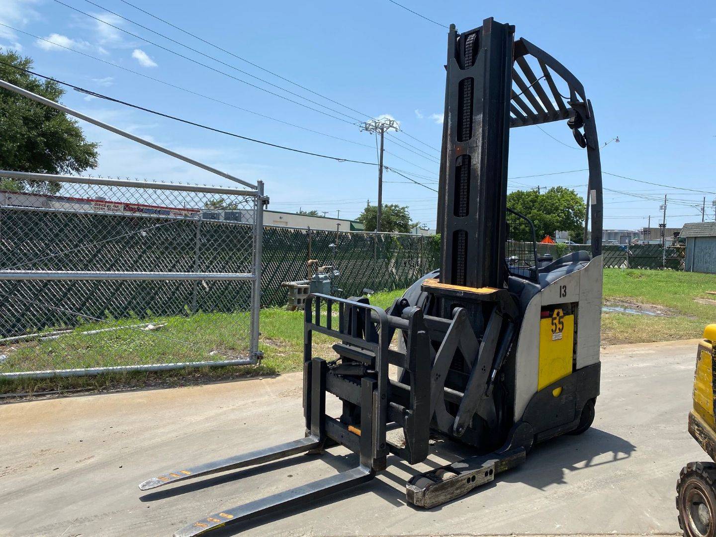 2015 Electric Crown RMD6025-32 Electric Narrow Aisle Double Reach