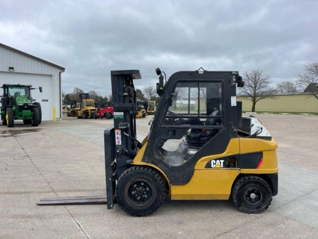 3 Used Cat DP35N Equipment for Sale