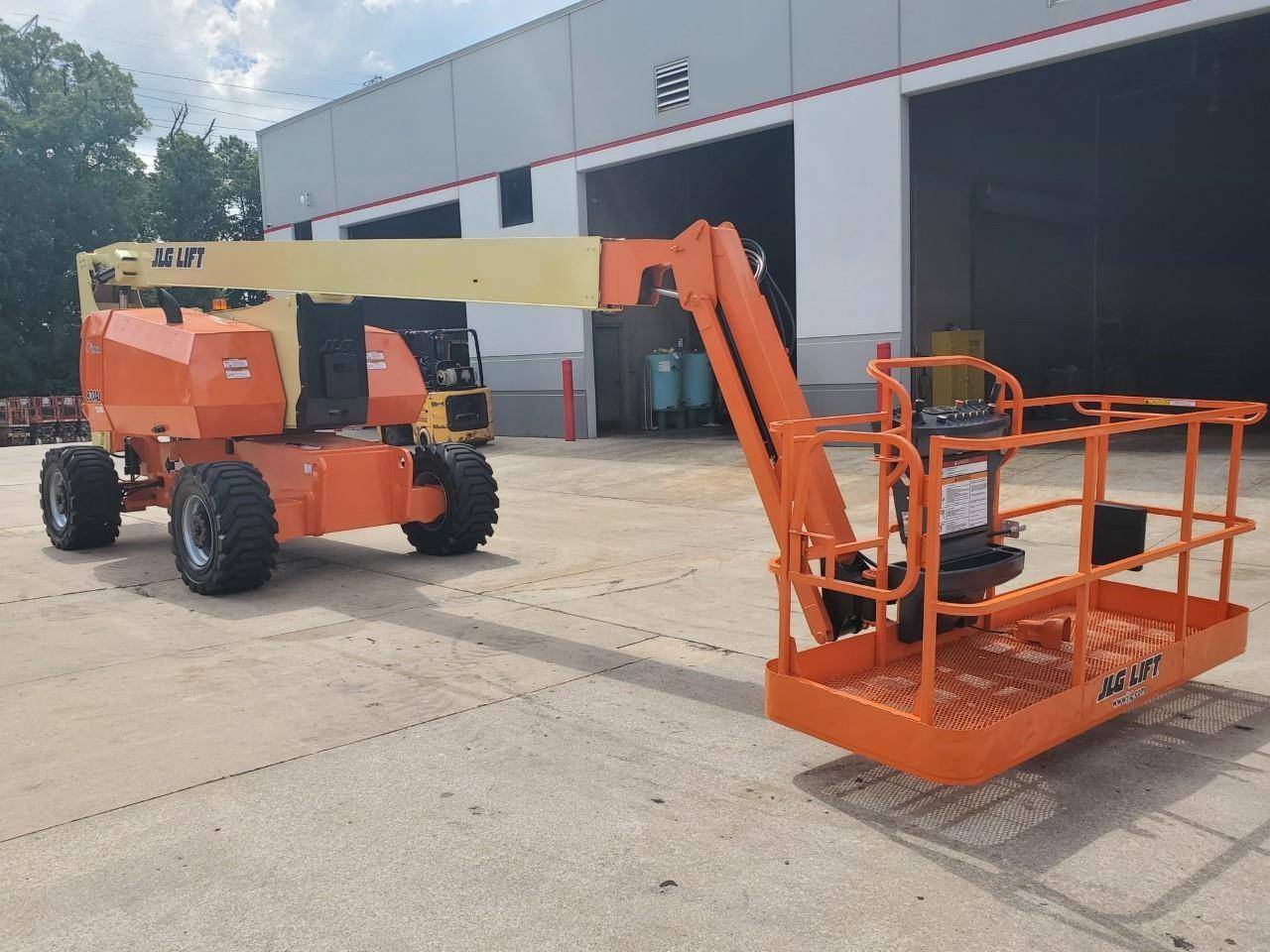 2011 Diesel JLG 800AJ Articulated Boom