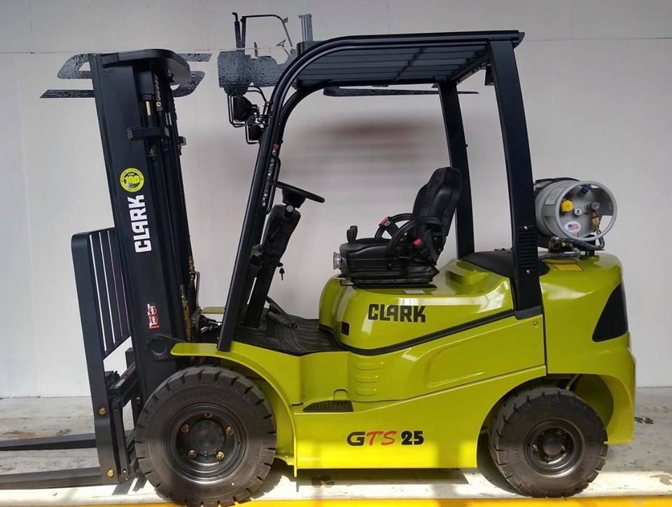 2019 LP Gas Clark GTS25 Pneumatic Tire 4 Wheel Sit Down