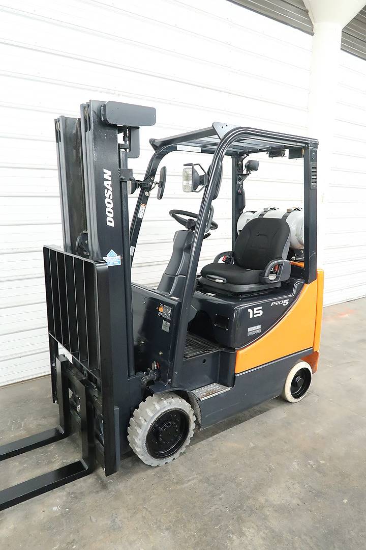 2013 LP Gas Doosan GC15S-5 Cushion Tire 4 Wheel Sit Down (Indoor Warehouse)