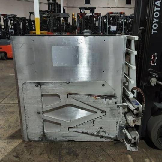 2016 Cascade 35D-CCS Carton Clamps