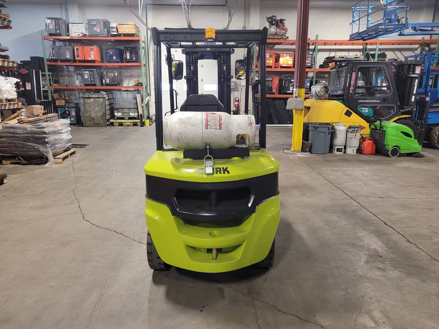 2020 LP Gas Clark S35 Pneumatic Tire 4 Wheel Sit Down