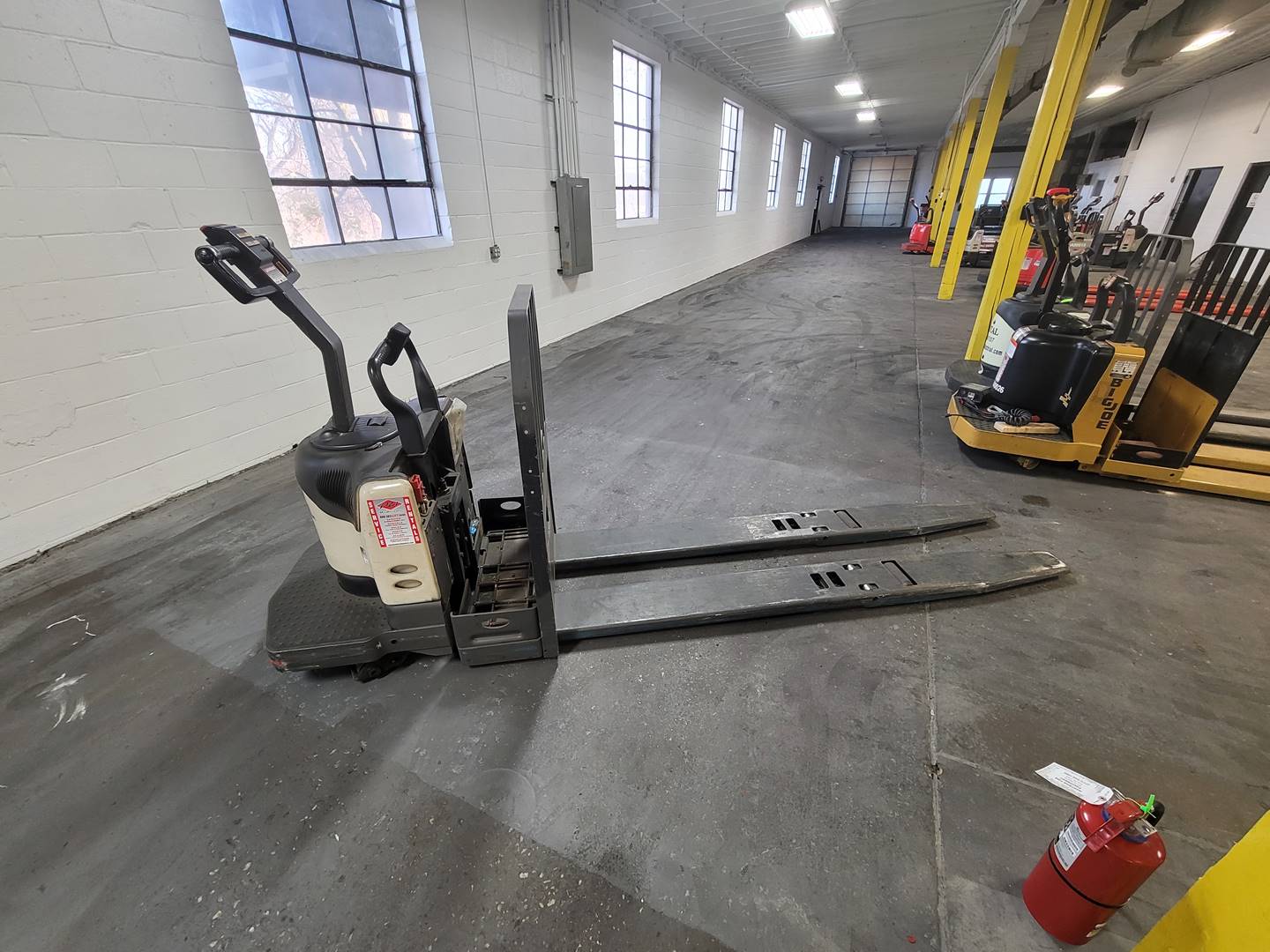 2005 Electric Crown PE4000-60 Electric Walkie/Rider Pallet Jack