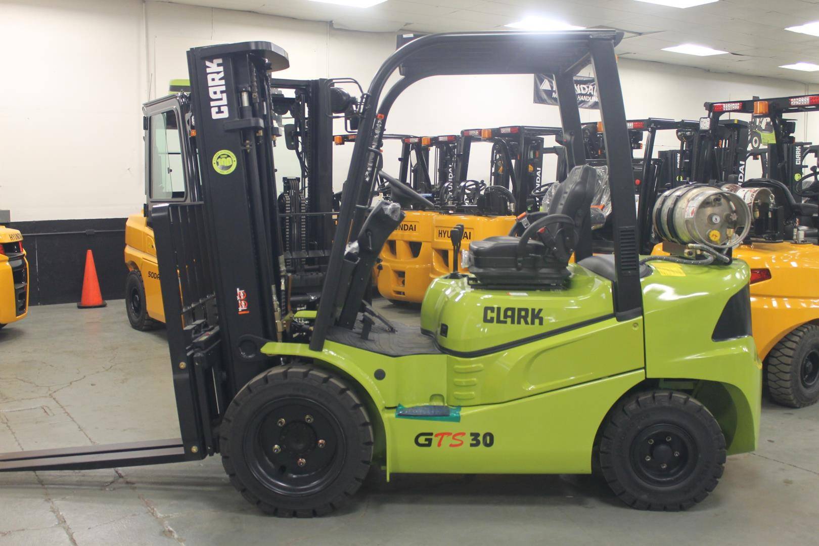 2019 Clark GTS 30L Pneumatic Tire 4 Wheel Sit Down