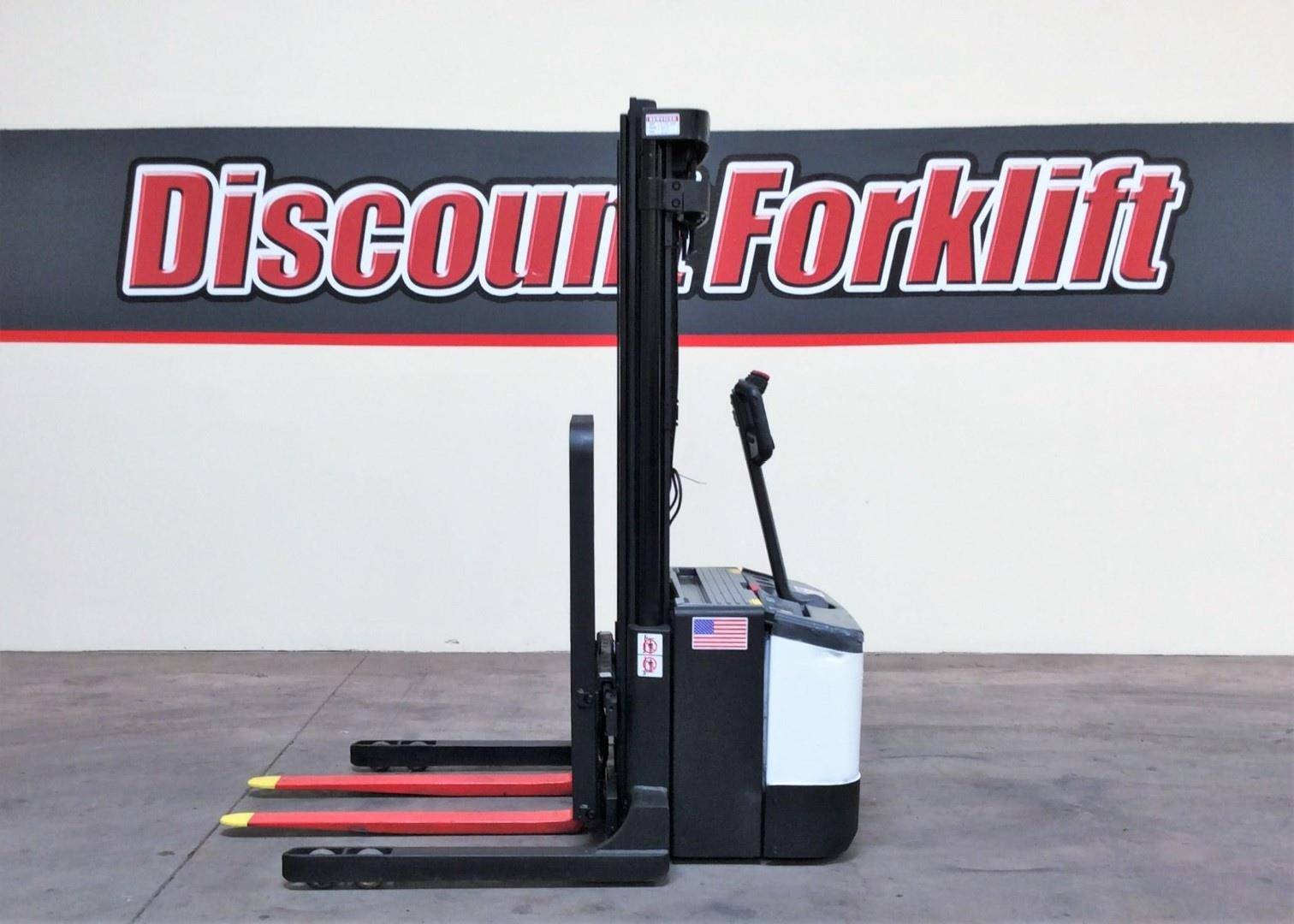 2000 Electric Crown WS2000-40 Electric Walkie Straddle Stacker