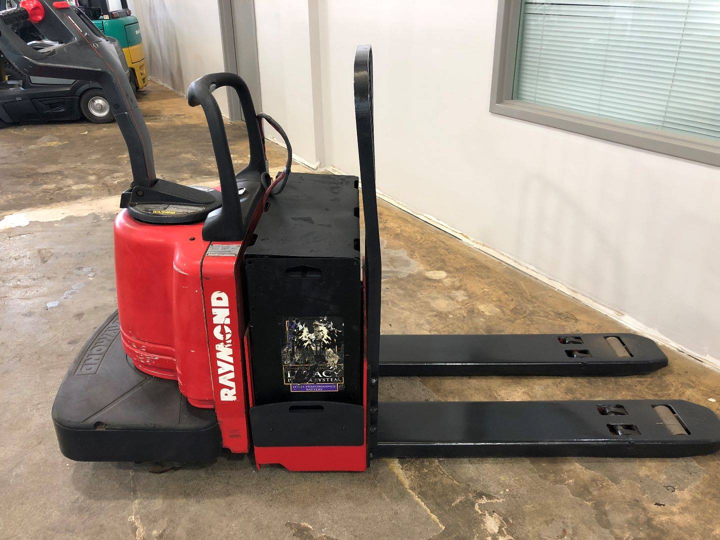 2005 Electric Raymond 112TM-FRE60L Electric Walkie/Rider Pallet Jack