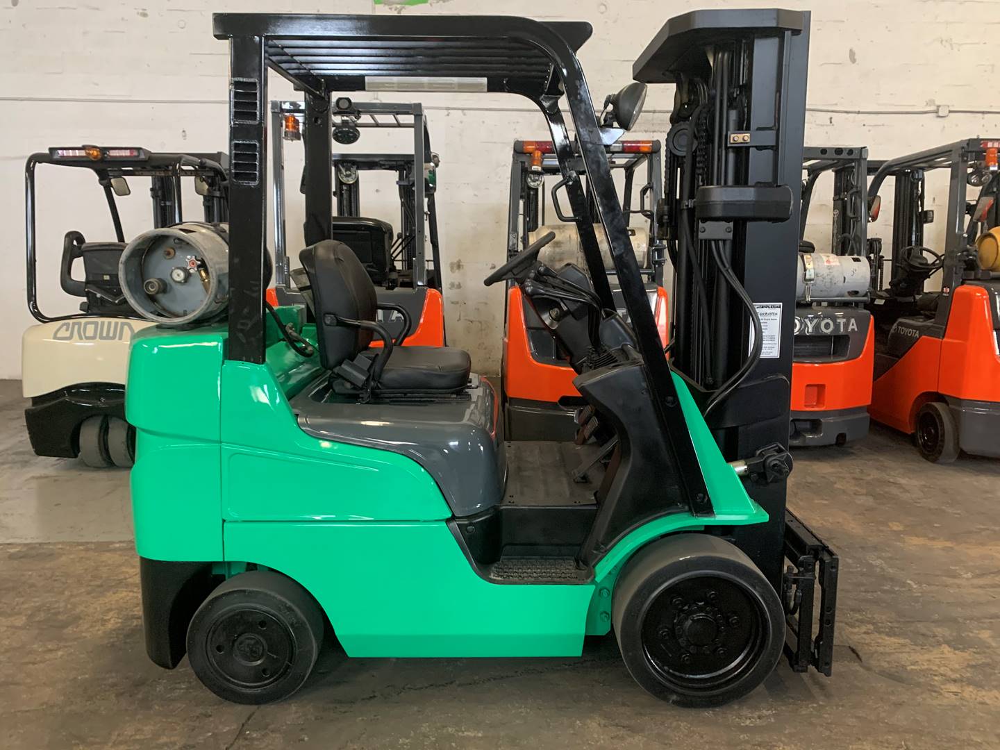 2007 LP Gas Mitsubishi FGC25N Cushion Tire 4 Wheel Sit Down (Indoor ...