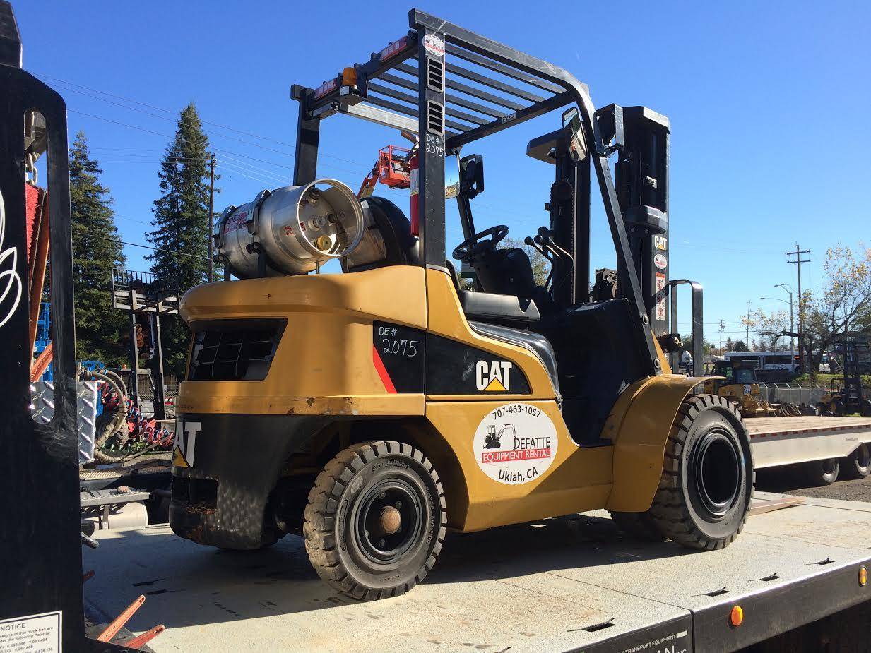 2013 LP Gas Cat P5000 Pneumatic Tire 4 Wheel Sit Down