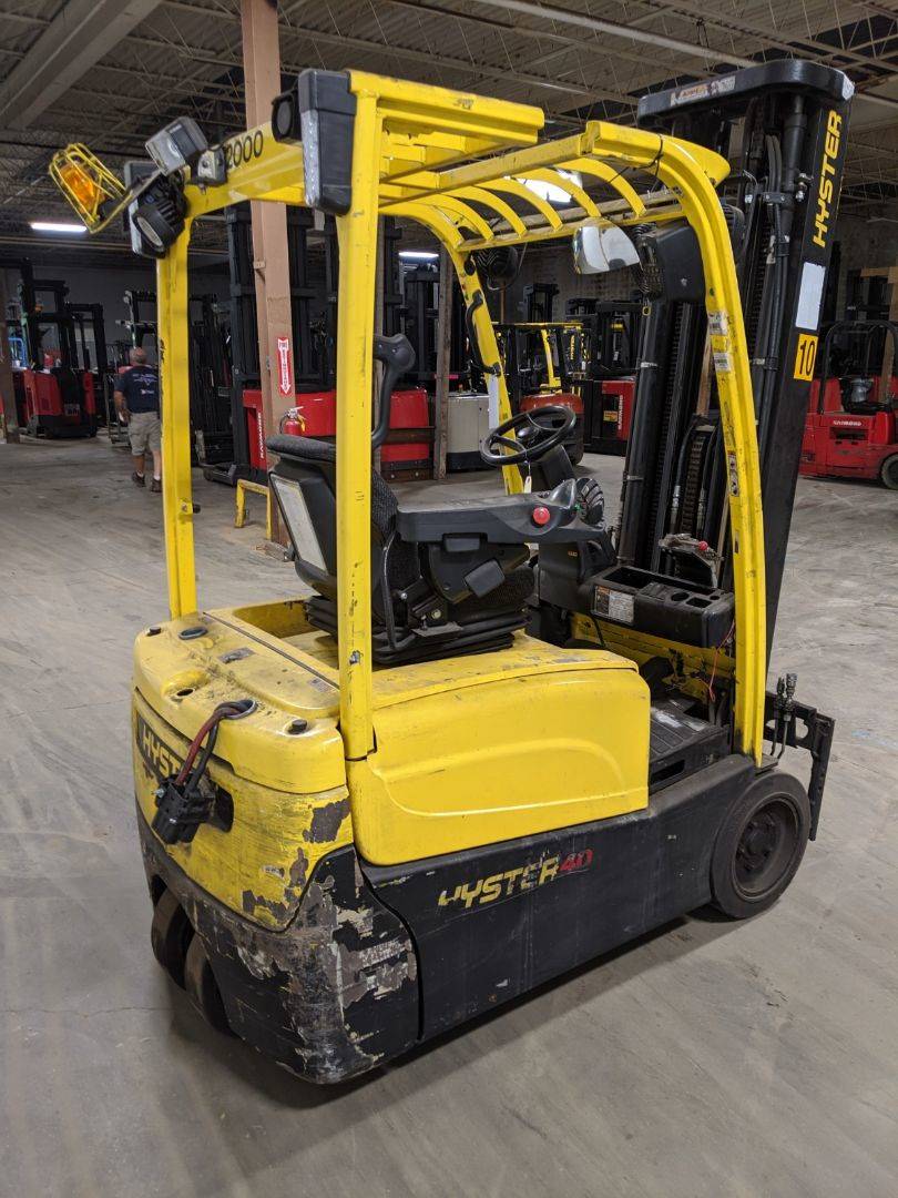 2013 Hyster J40XNT Electric 3 Wheel Sit Down
