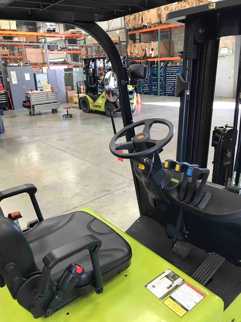 2017 Electric Clark TMX25 Electric 3 Wheel Sit Down